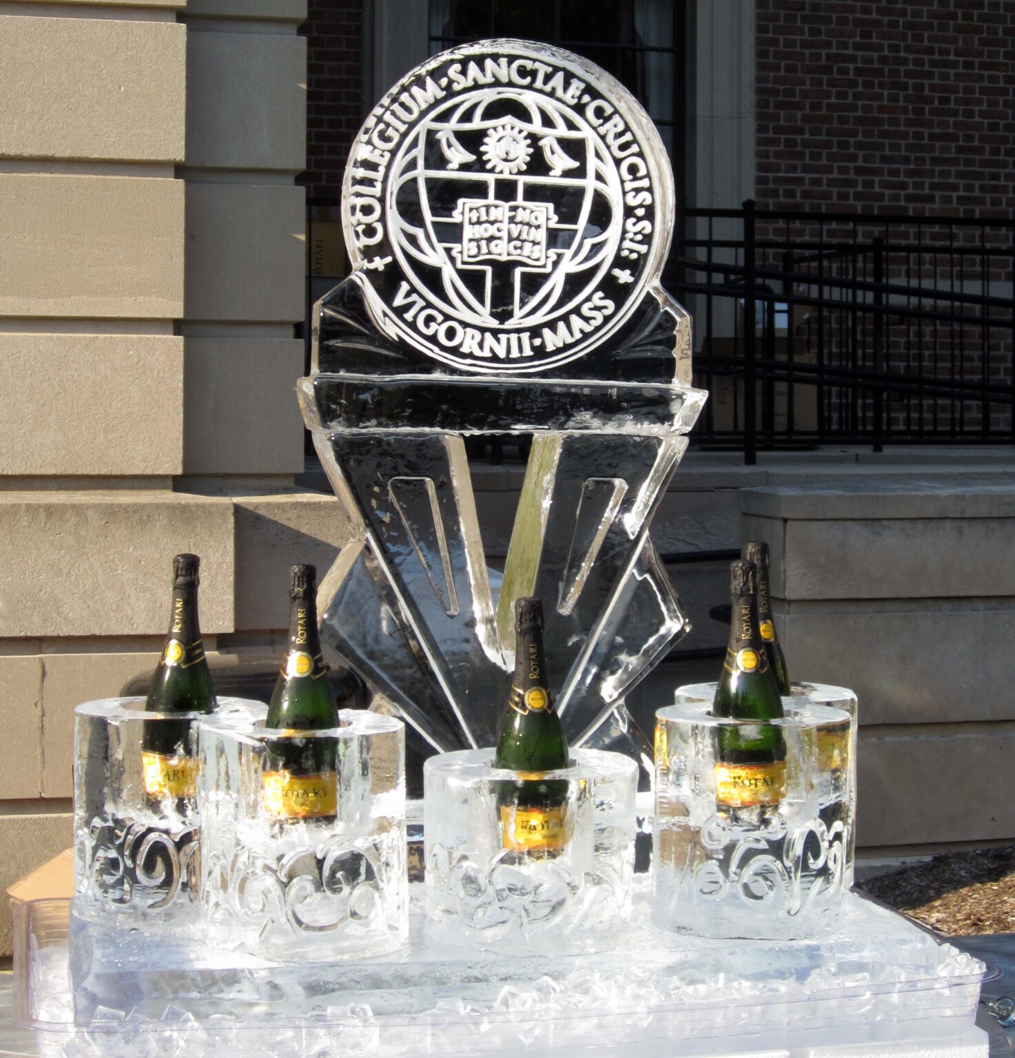 Raw Bars & Beverage Servers | Ice Sculpture by Brilliant Ice Sculpture